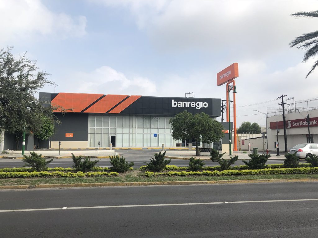 PROYECTO BANREGIO – DecorSteel