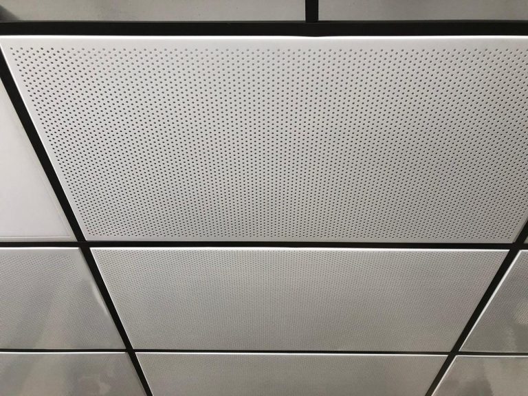 PLAFONES DE METAL PERFORADO